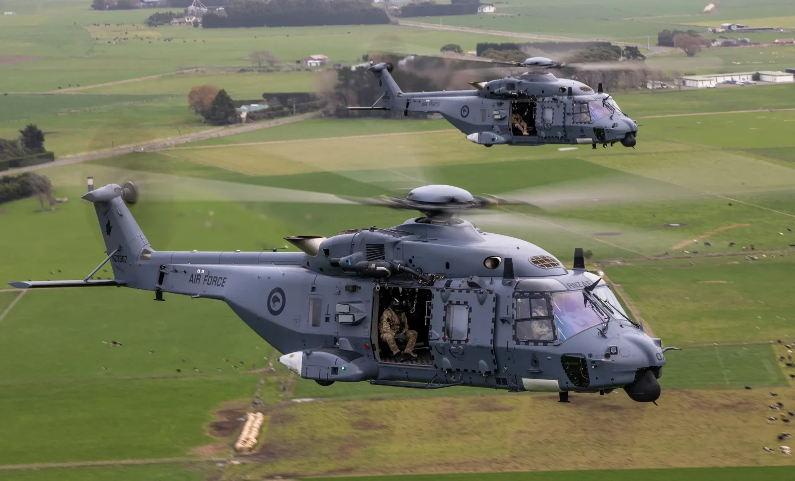 Heliops Magazine - KiaKaha Media Ltd - 3 Sqn Helicopter Loadmaster ...