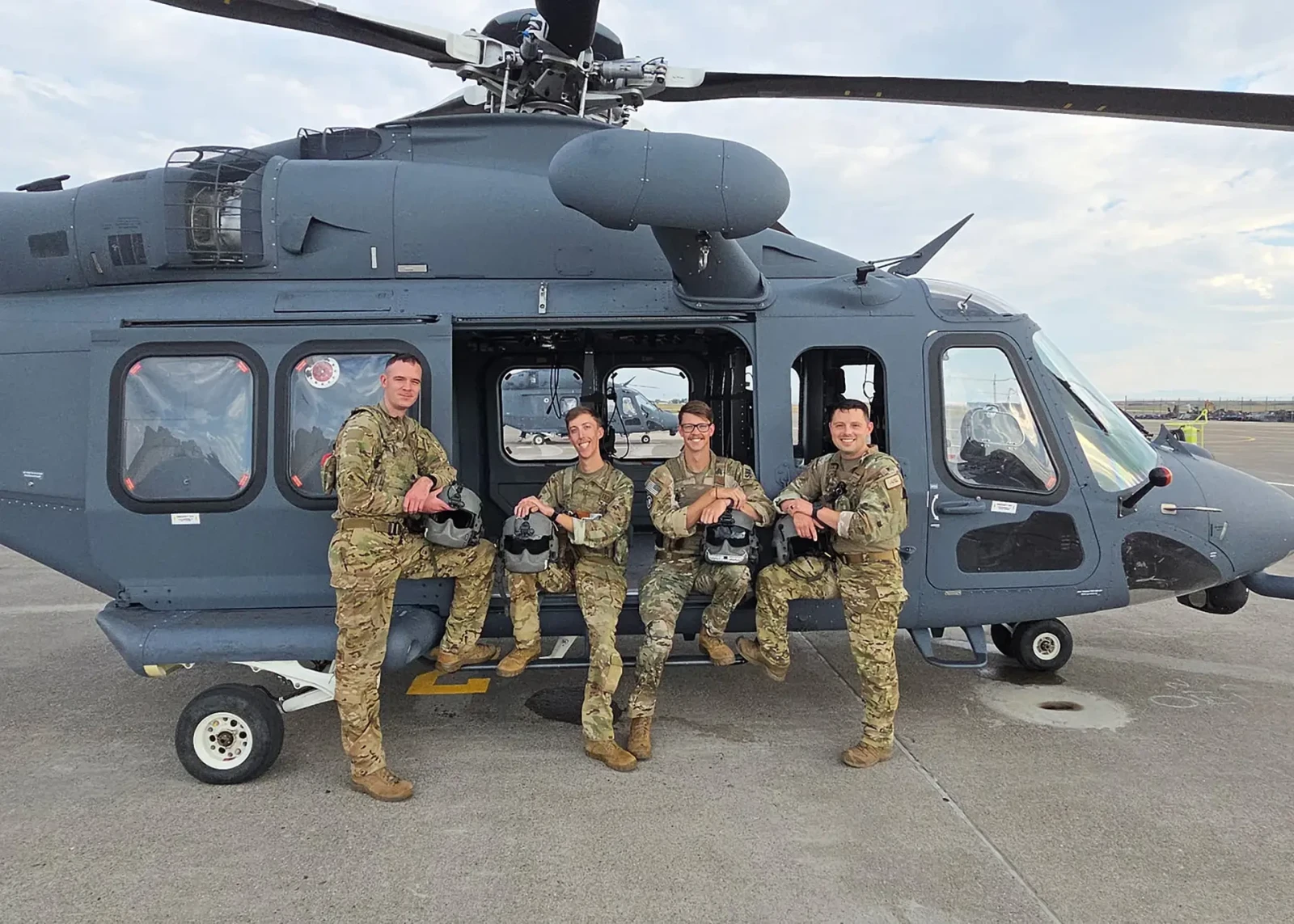 Heliops Magazine - KiaKaha Media Ltd - 40th Helicopter Squadron ...